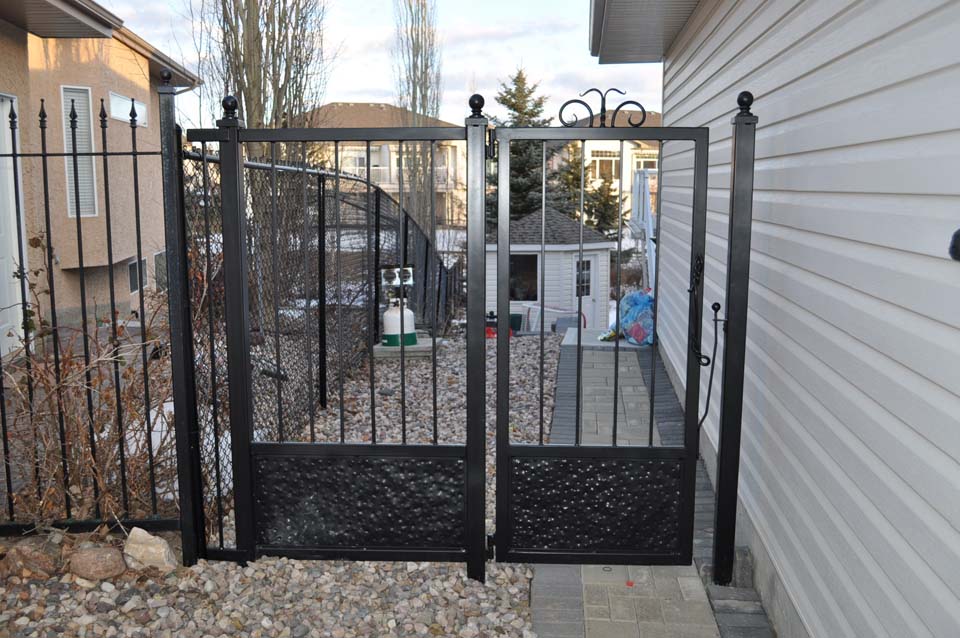 Oakmont Double Traditional Gates | Hammer and Forge